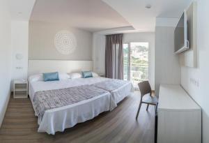 Hotel Oasis Park Splash, Calella (updated prices 2025)