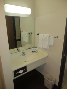 AmericInn by Wyndham Manitowoc, Manitowoc (updated prices 2025)