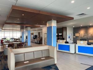 Holiday Inn Express & Suites - Madison West - Middleton, an IHG Hotel ...