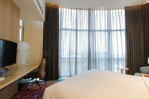 Holiday Inn Express Shanghai Songjiang Fangta by IHG, Songjiang ...