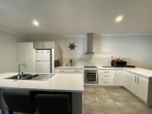 Cooktown Harbour View Luxury Apartments, Cooktown (updated prices 2025)