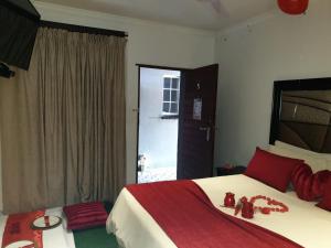 Suits Guest house & bar, Carletonville (updated prices 2026)