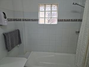 Ocean Parade Motel, Coffs Harbour (updated prices 2025)