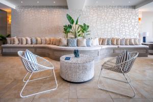 O2 Beach Club & Spa All Inclusive by Ocean Hotels, Christ Church ...