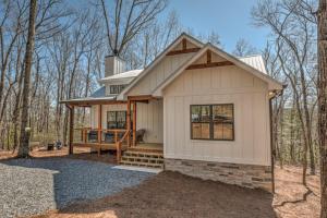 Farmhouse on Pine Terrace, Blue Ridge (updated prices 2025)
