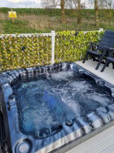 Caravan for rent at Tattershall Holiday Park, Tattershall – Updated ...