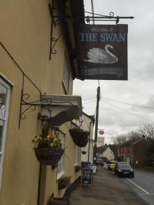 The Swan Inn, Monks Eleigh (updated prices 2025)
