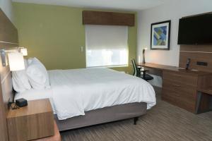 Holiday Inn Express Hotel & Suites Madison, an IHG Hotel, Madison ...