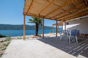 Feral Beach, Neum (updated prices 2025)