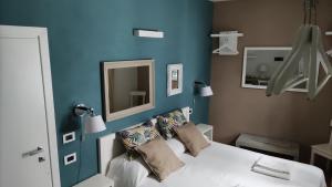 Santa Marta Rooms - Via Roma 23, Vernazza – Updated 2023 Prices