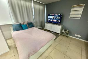 GOLD 3 Metro x2 WiFi 300 Mbs 60'TV Netflix HBO AppleTV+, वारसॉ की (2026 ...