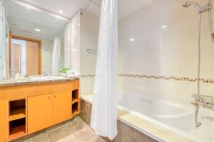 Exquisite Dubai's Urban Living in the City Centre, Dubai – Updated 2023 ...