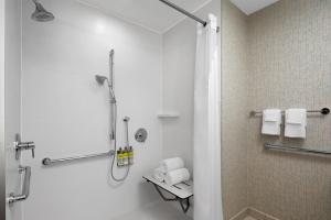 Holiday Inn Express & Suites - Woodside Queens NYC, an IHG Hotel ...