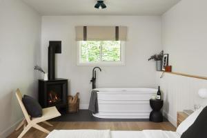 Somewhere Inn Calabogie, Calabogie (updated prices 2025)