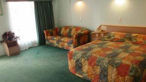 Runaway Bay Motor Inn, Gold Coast (updated prices 2025)