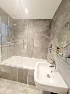 The Harvard Inn, Stock (updated prices 2025)