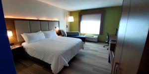 Holiday Inn Express - Wells-Ogunquit-Kennebunk, an IHG Hotel, Wells ...