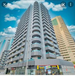 Luxury Room with Marina view close to JBR Beach and Metro with Shared Kitchen, Dubai (updated ...