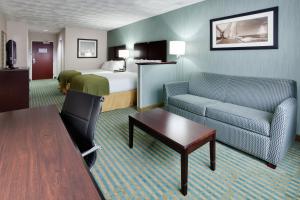 Holiday Inn Express & Suites Smithfield - Providence by IHG, Smithfield ...