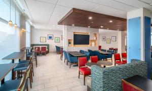 Holiday Inn Express & Suites - Brandon by IHG, Brandon (updated prices ...