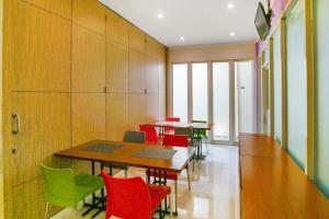 Sans Hotel Fif Fa Malang by RedDoorz, Malang – Updated 2024 Prices