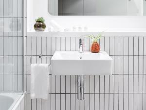 Art Series - The Larwill Studio, Melbourne (updated prices 2025)