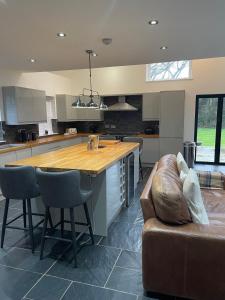 The House on the Common, Coity (updated prices 2025)