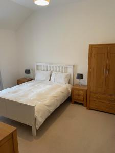 The House on the Common, Coity (updated prices 2025)