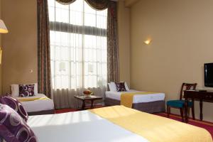 VR Hamilton, Hamilton (updated prices 2025)