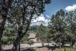 Gray Wolf Lodge, 4 Bedrooms, Hot Tub, Mountain View, Pool Table, Sleeps ...