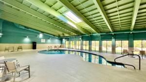 Holiday Inn Express - Fall River North, Fall River (updated prices 2026)