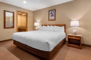Mountain Edge Suites at Sunapee, Ascend Hotel Collection, Newbury ...