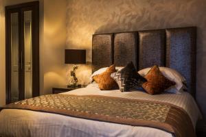 The Pheasant Inn, Higher Burwardsley (updated prices 2025)