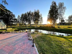 Valgesoo maakivivilla kuni 20-le kylalisele, Valgesoo (updated prices 2025)