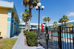 Garnet Inn & Suites, Orlando, Orlando (updated prices 2025)