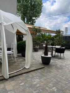 Renato HOUSE, Târgu Jiu (updated prices 2025)