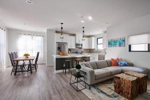 Vacation Home Luxury Rowhome w. Rooftop Mountain Views in Littleton, CO ...