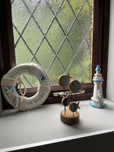 Award winning pet friendly paddock cottage, Whitby (updated prices 2025)