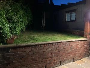 Award winning pet friendly paddock cottage, Whitby (updated prices 2025)