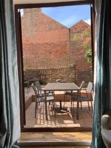 Award winning pet friendly paddock cottage, Whitby (updated prices 2024)