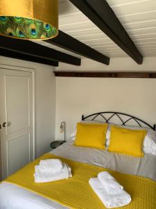 Award winning pet friendly paddock cottage, Whitby (updated prices 2026)