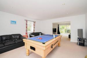 House with HotTub Sauna & Pool Table, Chesterfield (updated prices 2025)