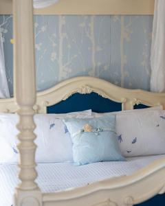 Enchanted Manor, Niton (updated prices 2025)