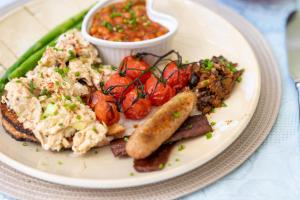 Enchanted Manor, Niton (updated prices 2025)