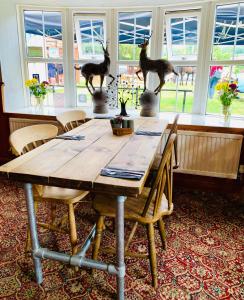 The Yew tree at Longhope, Longhope – Updated 2023 Prices