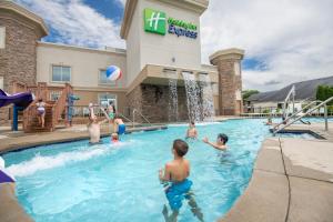 Holiday Inn Express Wisconsin Dells, an IHG Hotel, Wisconsin Dells ...