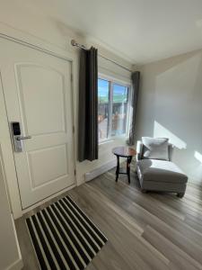 Destination INN, Radium Hot Springs (updated prices 2025)