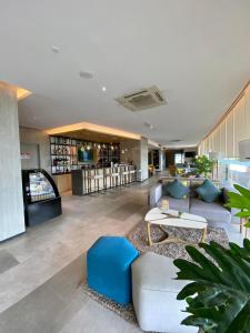 Aeon Towers Executive Suite 2BR 18th floor, Davao City (updated prices ...