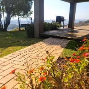 Luxury Home with breathtaking views of Champagne Valley, Bergview ...