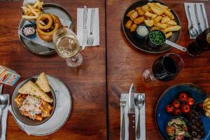 The George Inn, Warminster (updated prices 2025)